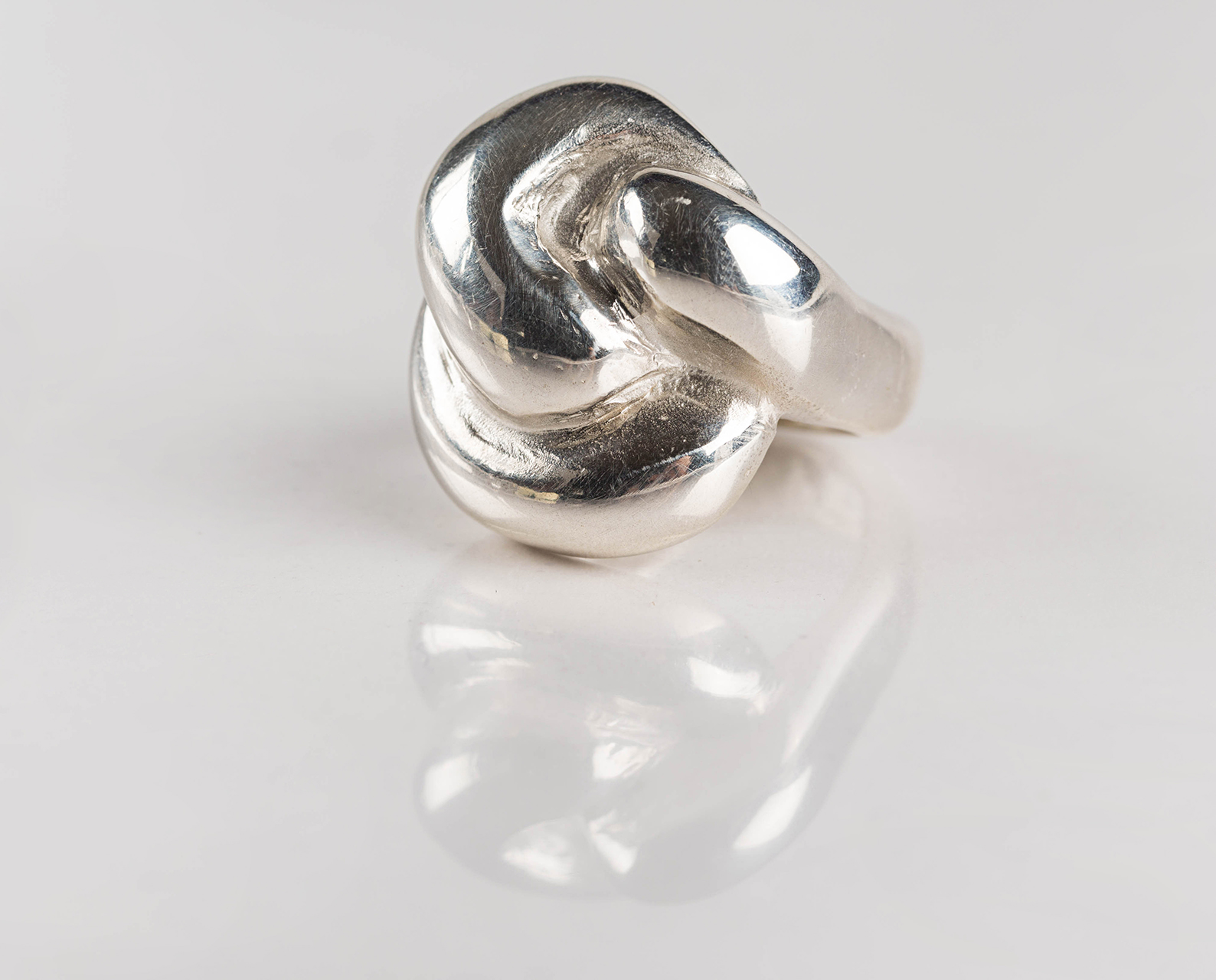 thick knot ring - Adriana Guelfi Herrera